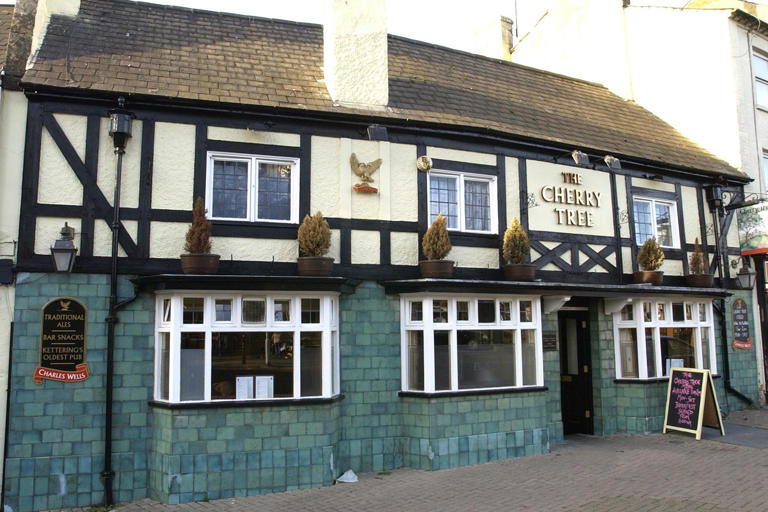 Kettering couple bring Thai and Caribbean food to Border-Clash ...