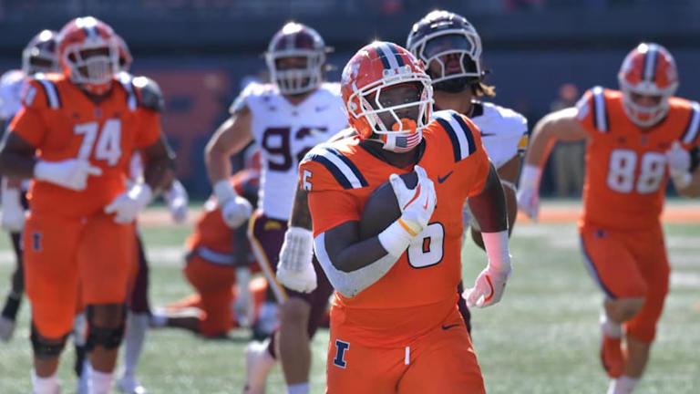 Breaking Away: Illinois Running Back Josh McCray Enters Transfer Portal