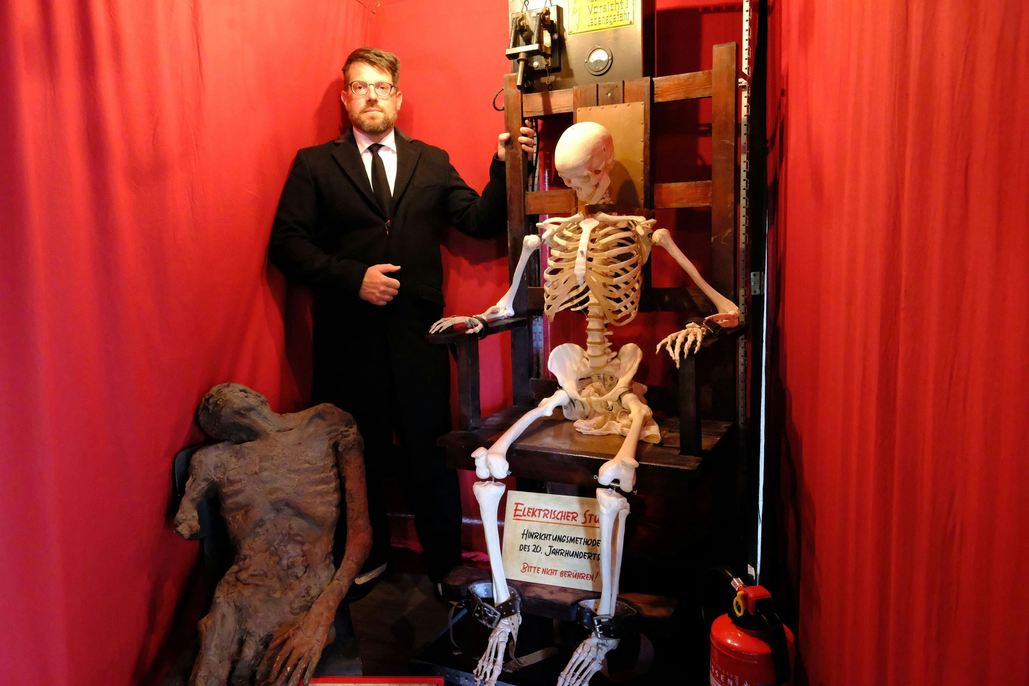 Museums-Jahrmarkt eröffnet: Artisten und historische Karussells ...