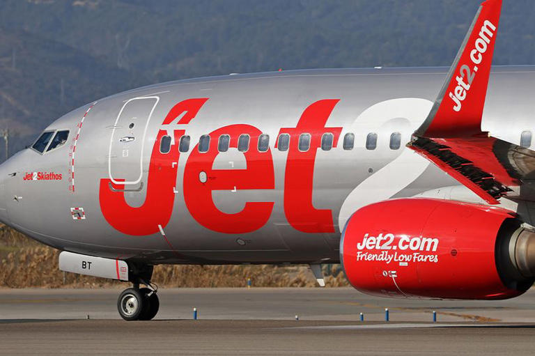 easyJet and Jet2 passengers told when to book to get 'best savings'