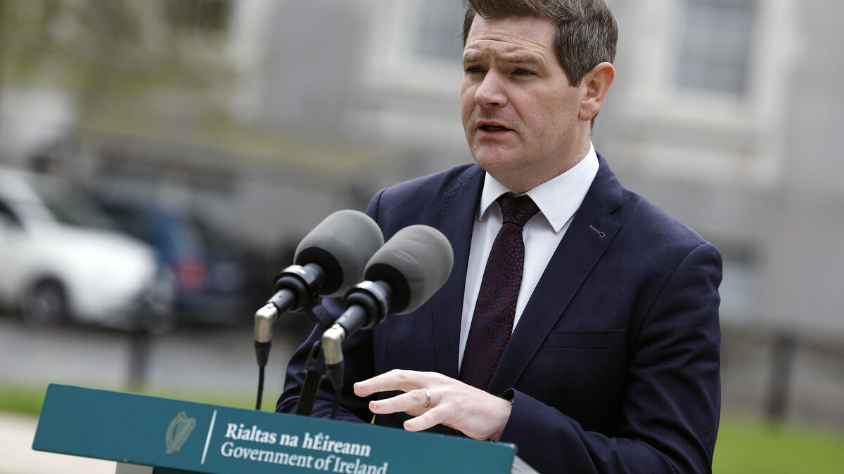 Government to delay introduction of living wage until 2029