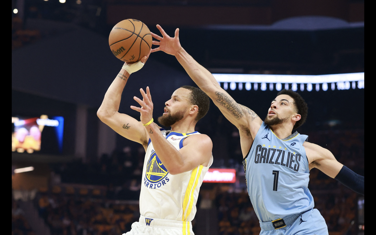 Butler, 'Batman' Curry shine as Warriors down Grizzlies to reach playoffs