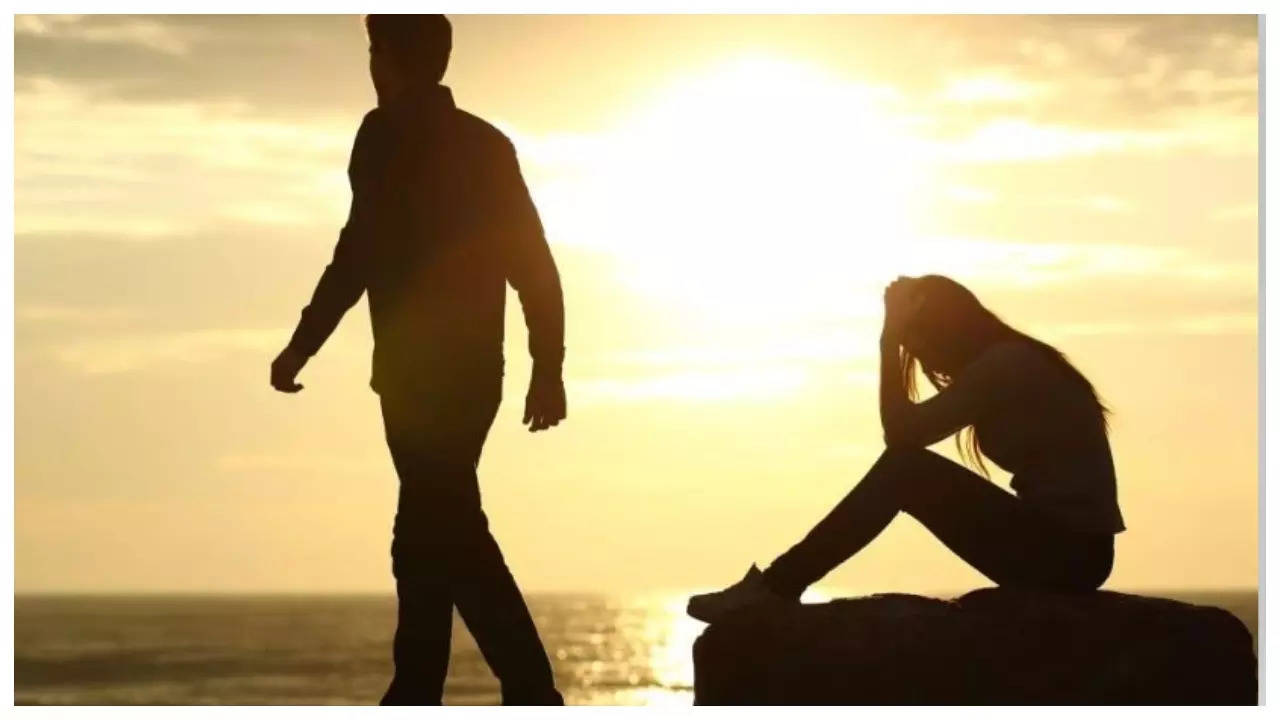 Heard of 'pink flags' in a relationship? Here's why they can be ...