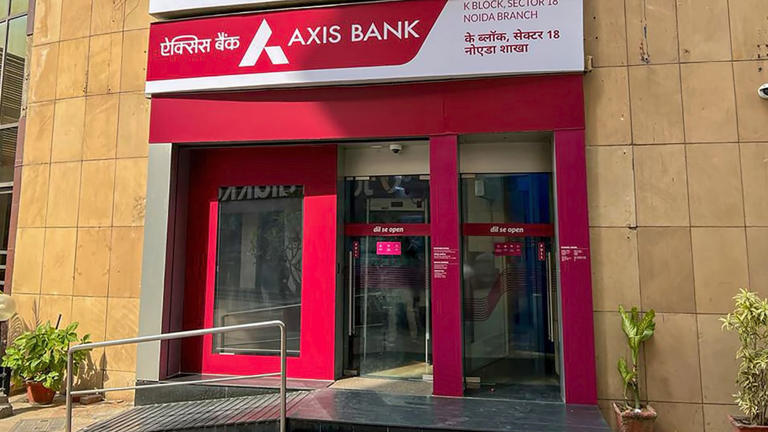 Axis Bank Cuts Savings Account Interest Rates By 25 Basis Points; Check ...