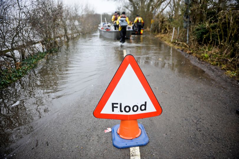 Urgent red flood warning in Devon after heavy rain batters region