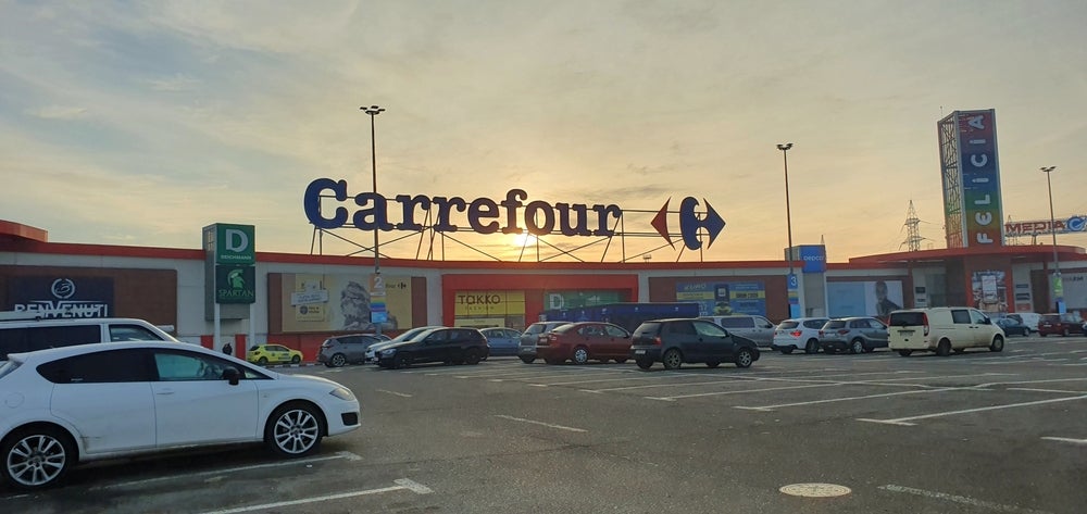 Carrefour trials environmental scores on clothes