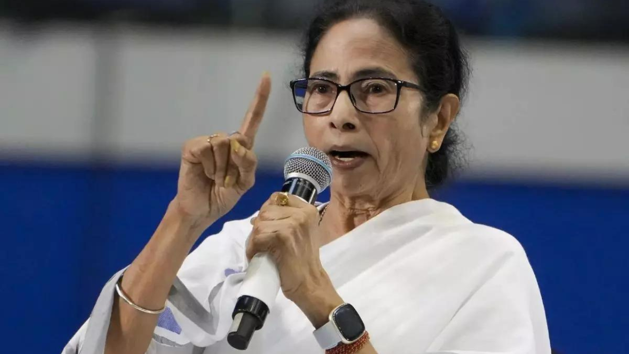 BJP's 'geography expert' dig at Mamata's 'Bengal borders Sri Lanka' gaffe