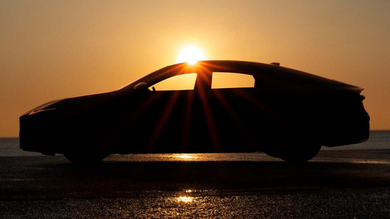 Lexus avanza su nueva berlina insignia y no es la que imaginabas