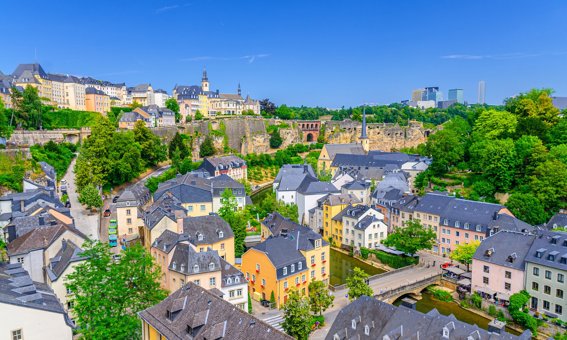 The beautiful country with the highest annual salary for expats ...