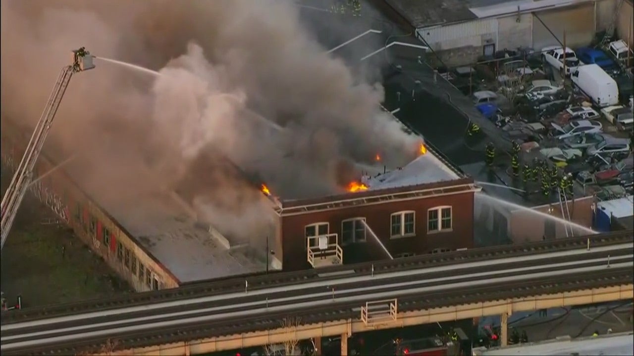 Extra-alarm fire shuts down CTA Green Line trains on Chicago's West Side