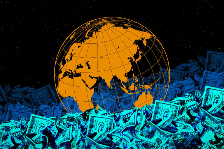 What the Weak Dollar Means for the Global Economy