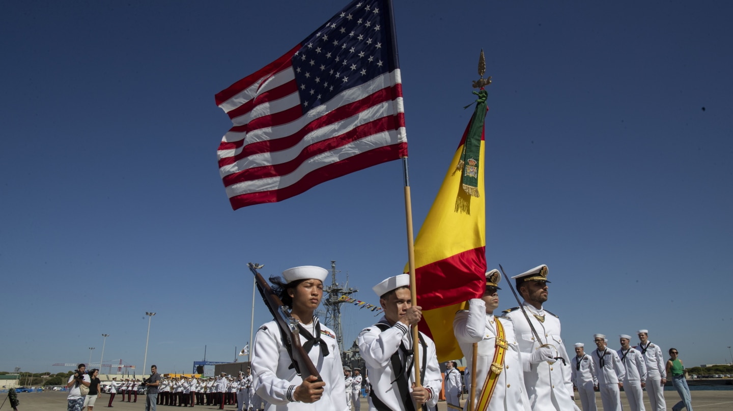 España confirma el veto al tránsito de armas hacia Israel por las bases ...