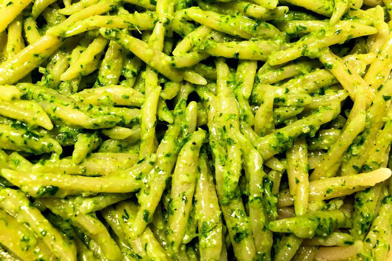 Creamy spinach pasta is the ultimate one-pan dish recipe - ready in 15 ...