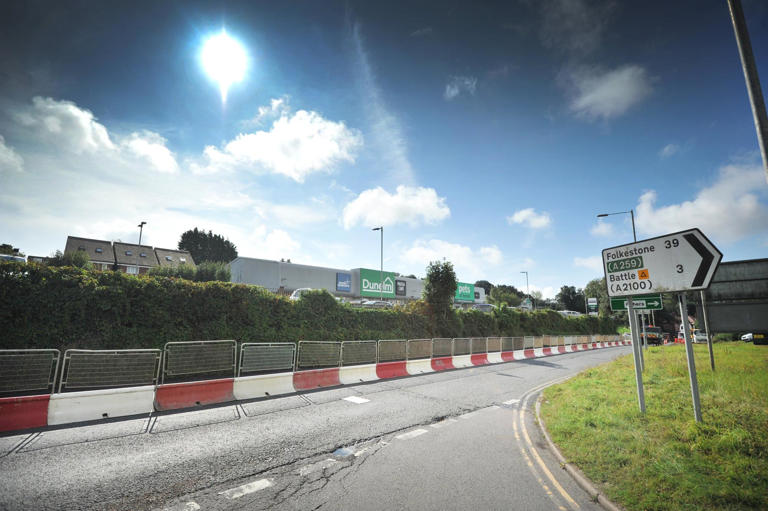 St Leonards Queensway Gateway Road project work completion delayed ...