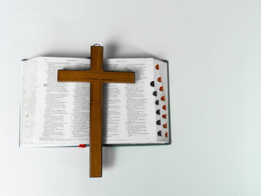 35 Ayat Alkitab tentang Paskah yang Bagus untuk Kutipan