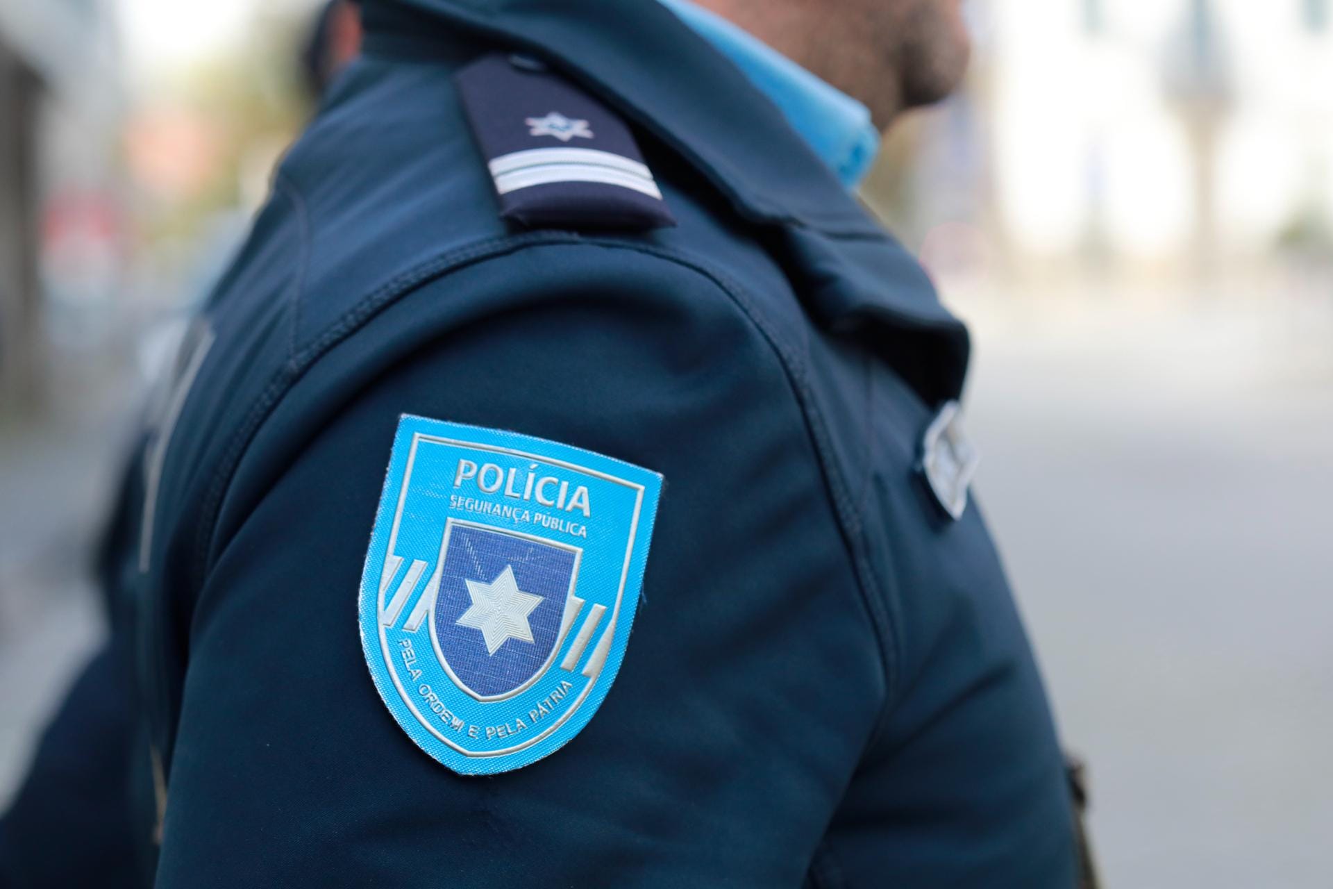 "Identificam na farda tudo aquilo que não querem ter na vida". Centros ...
