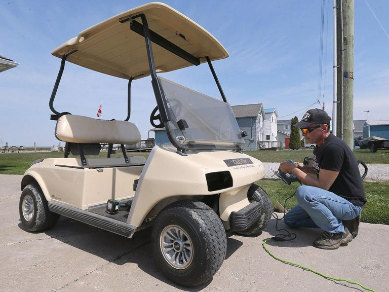 'Very excited' — Lakeshore embraces golf carts on Lighthouse Cove roads