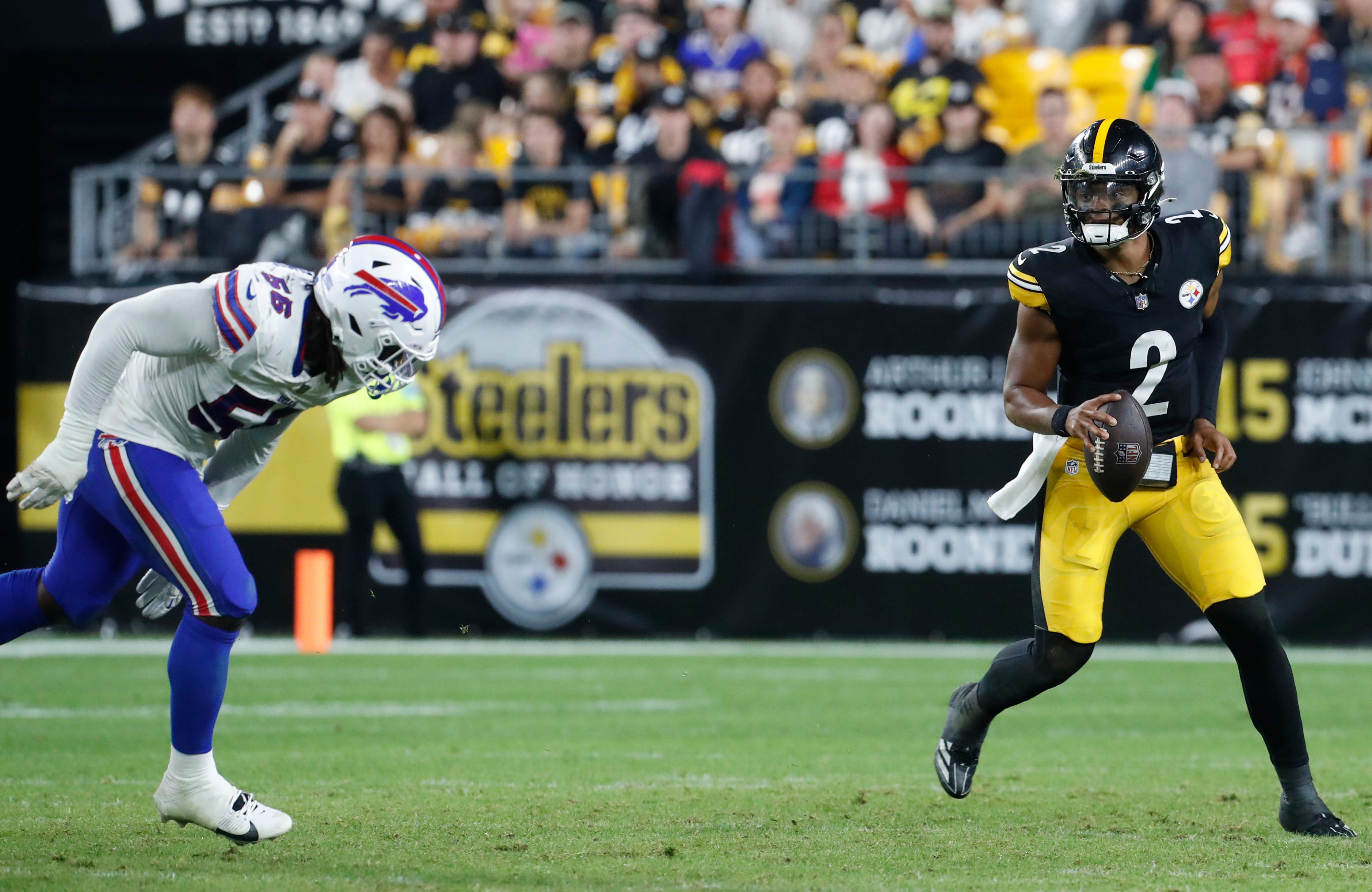 New York Jets' GM Darren Mougey: Justin Fields is 'tough to defend'