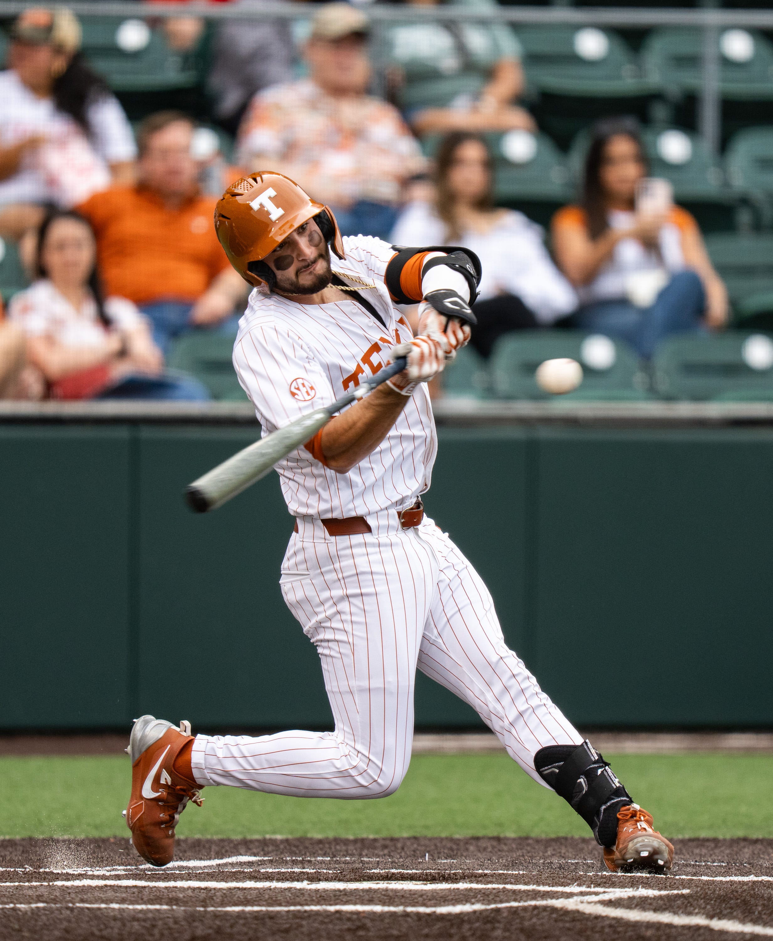 Texas baseball: As Longhorns beat UTRGV, Rylan Galvan faces his twin ...