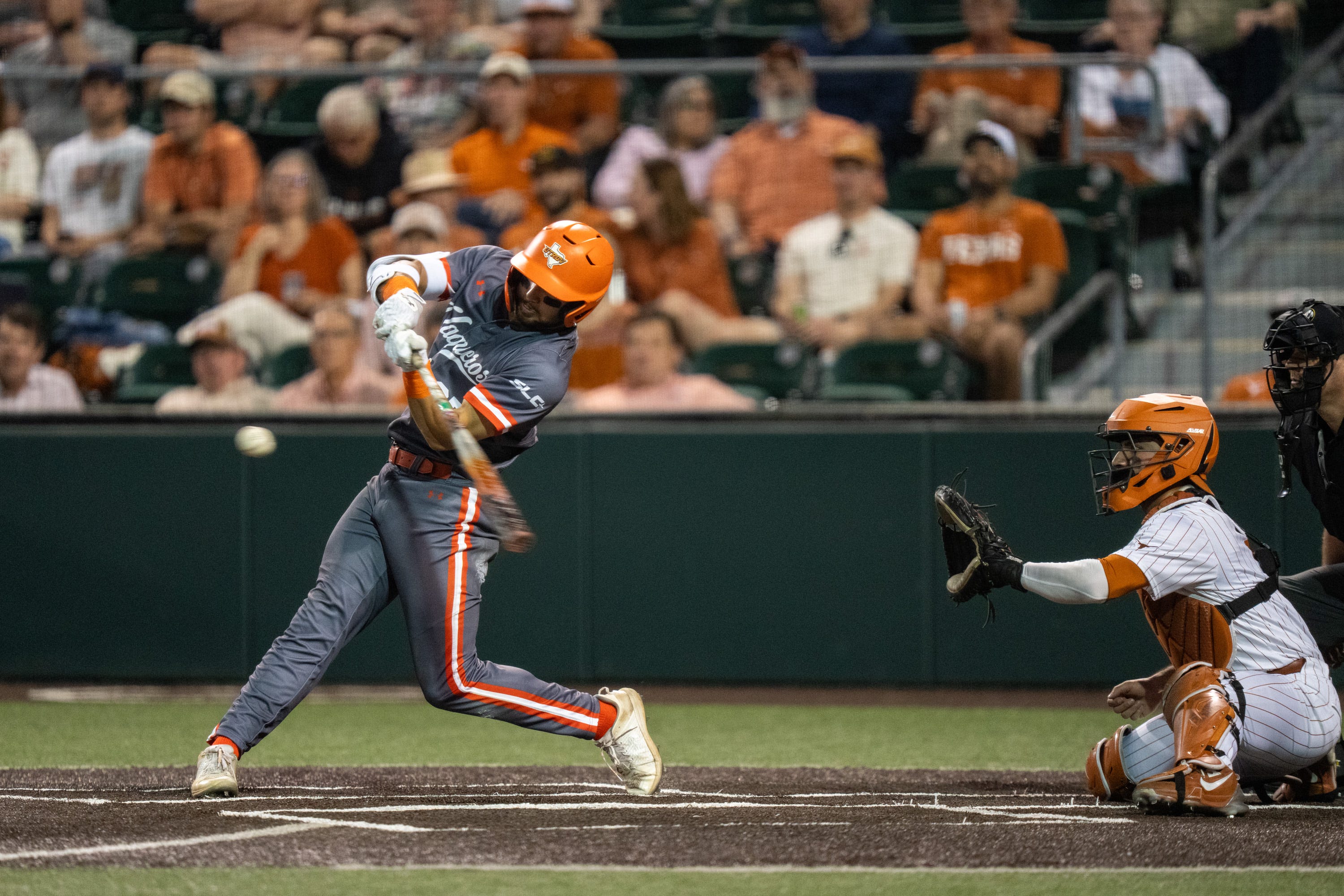 Texas baseball: As Longhorns beat UTRGV, Rylan Galvan faces his twin ...