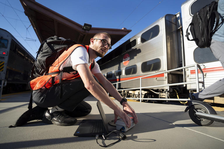 Electrifying railways cuts black carbon exposure by 89%, study finds