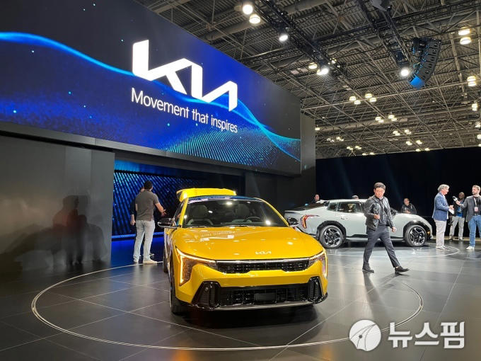 [뉴욕 오토쇼] 기아, EV9 나이트폴·K4 해치백·EV4 북미 최초 공개