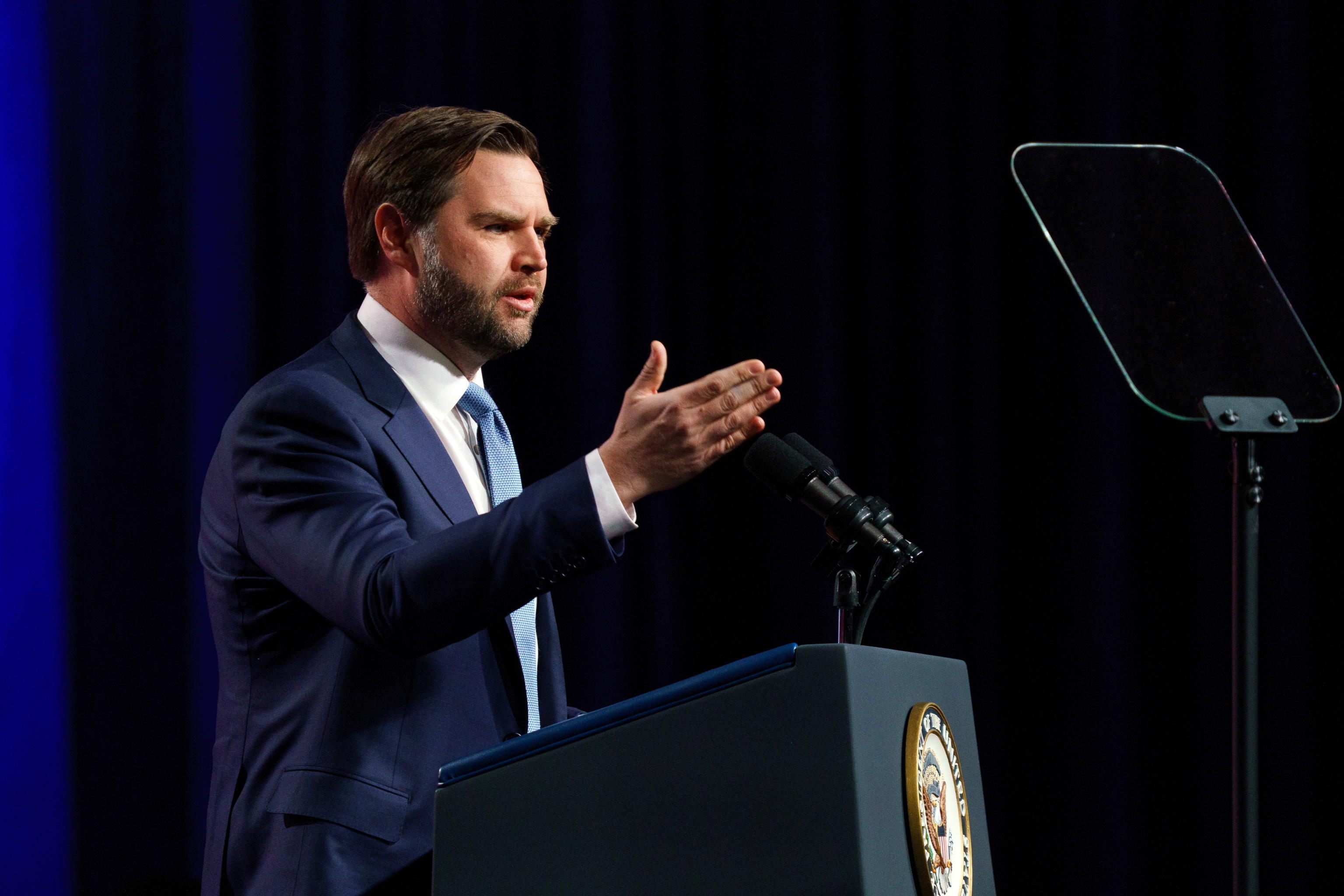 Vance to meet Meloni and Parolin in Rome - White House