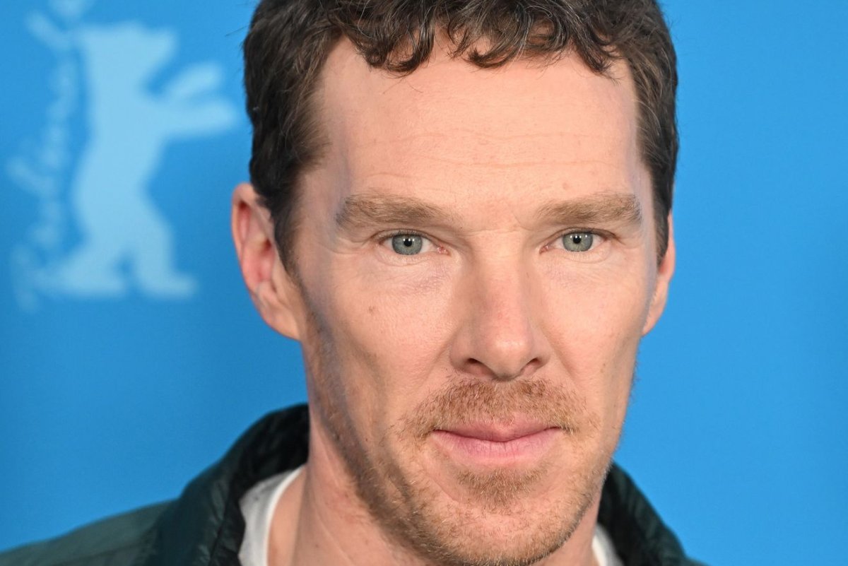 Watch: Benedict Cumberbatch, Olivia Colman fall out of love in 'The Roses'