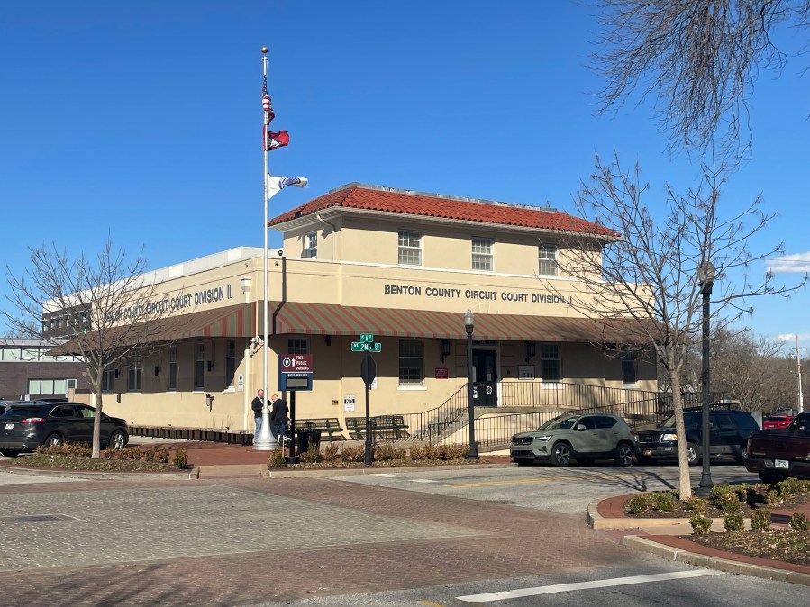 Gravette couple accused of stealing $50K from Northwest Arkansas ...