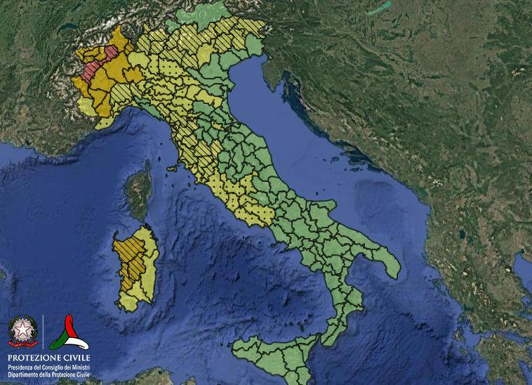 Maltempo, allerta meteo in mezza Italia: pericolo nubifragi, venti di burrasca e neve. Le previsioni