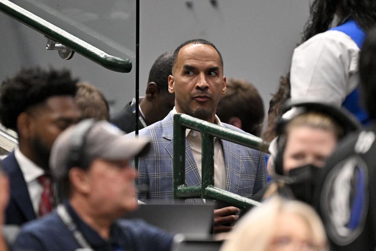 ESPN Cameraman Getting Praised For What He Did To Nico Harrison