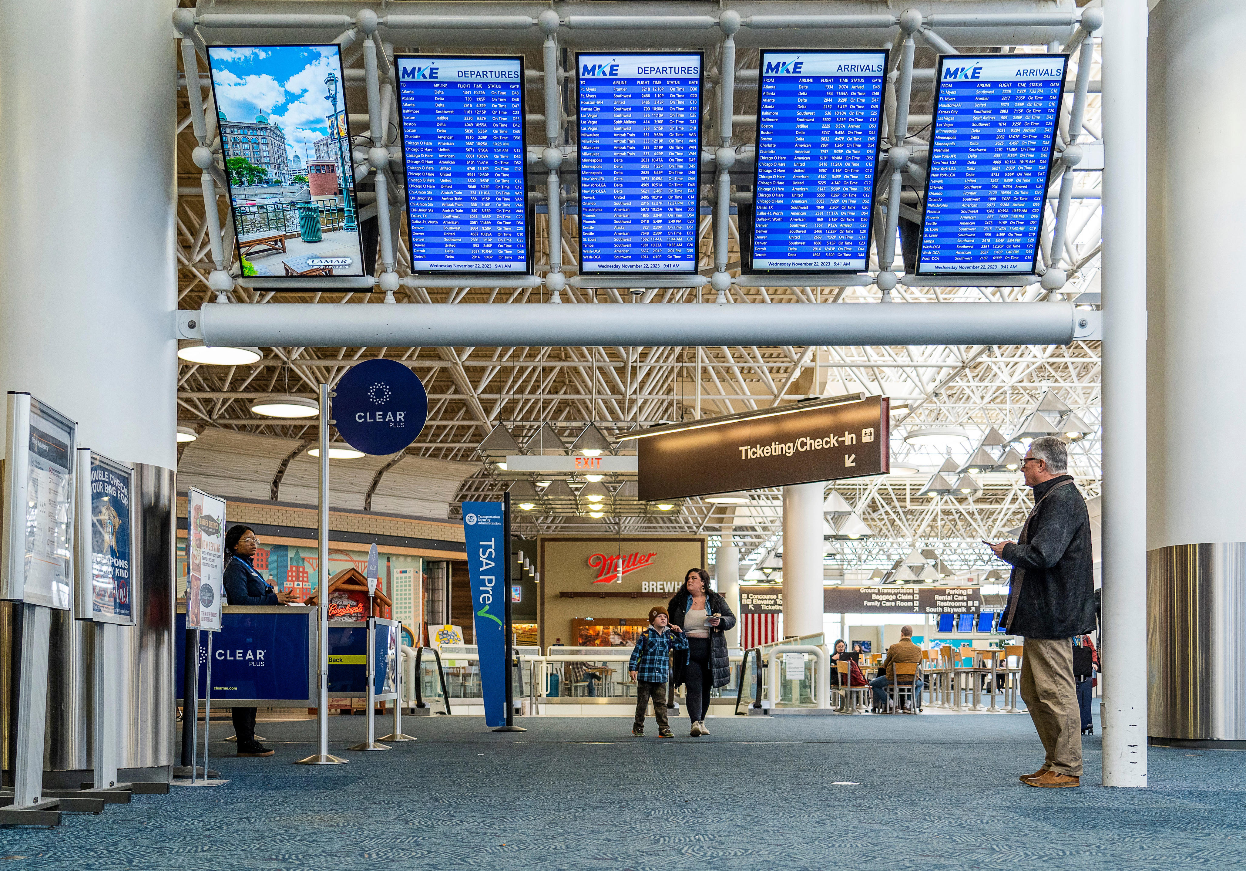 More than 20 flights canceled at Milwaukee Mitchell airport. Shutdown ...