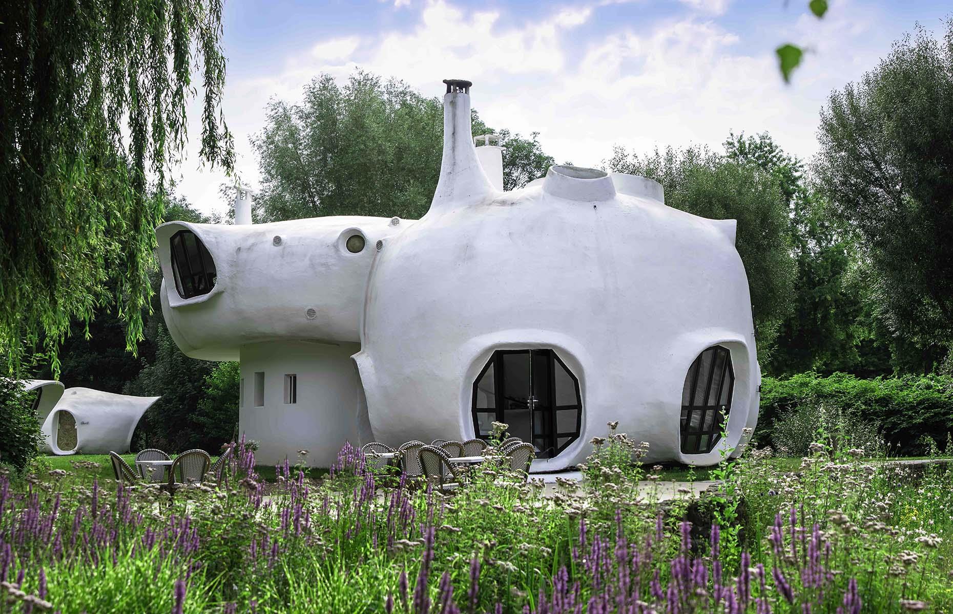 9 wild retro-futurist homes from the past that imagined the future of ...