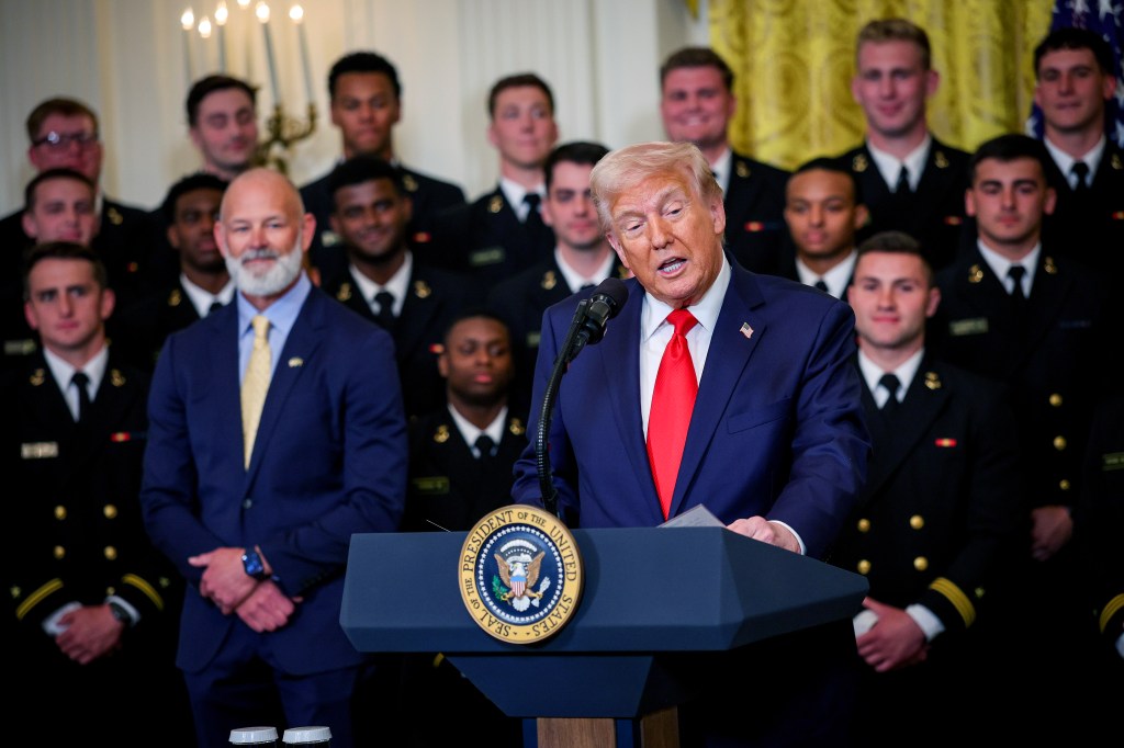 Trump slams MSNBC, Comcast CEO Brian Roberts: ‘Disgrace to the ...