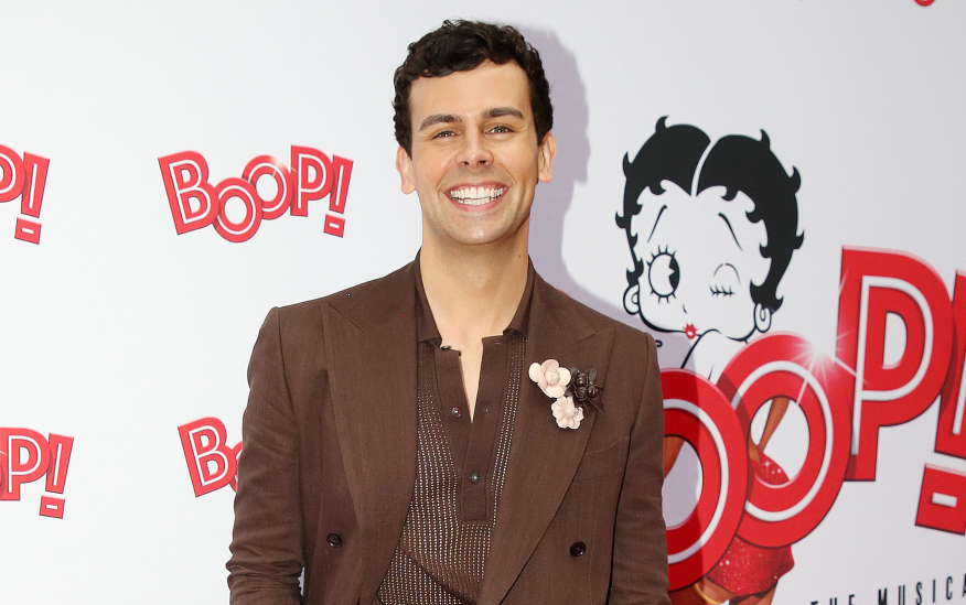 Meet Ainsley Melham, the gay cutie charming Broadway audiences ...