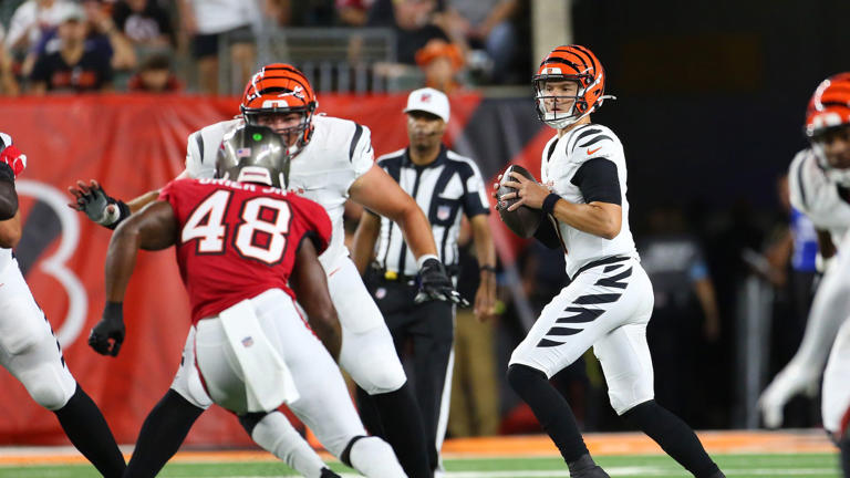 Bengals bolster QB room with Logan Woodside