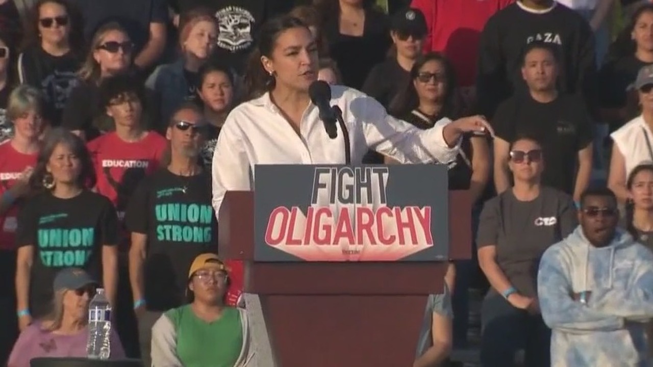 30,000 attend Bernie Sanders, AOC 'fighting oligarchy' rally in Folsom