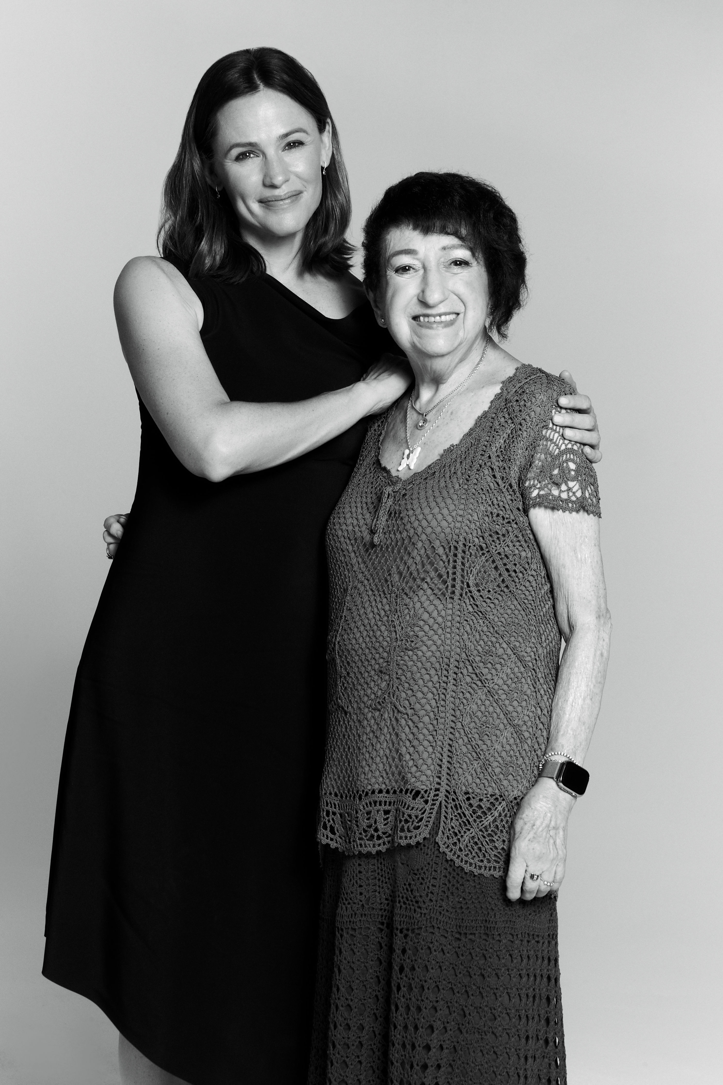 Cindy Crawford, Jennifer Garner and more A-listers pose with Holocaust ...