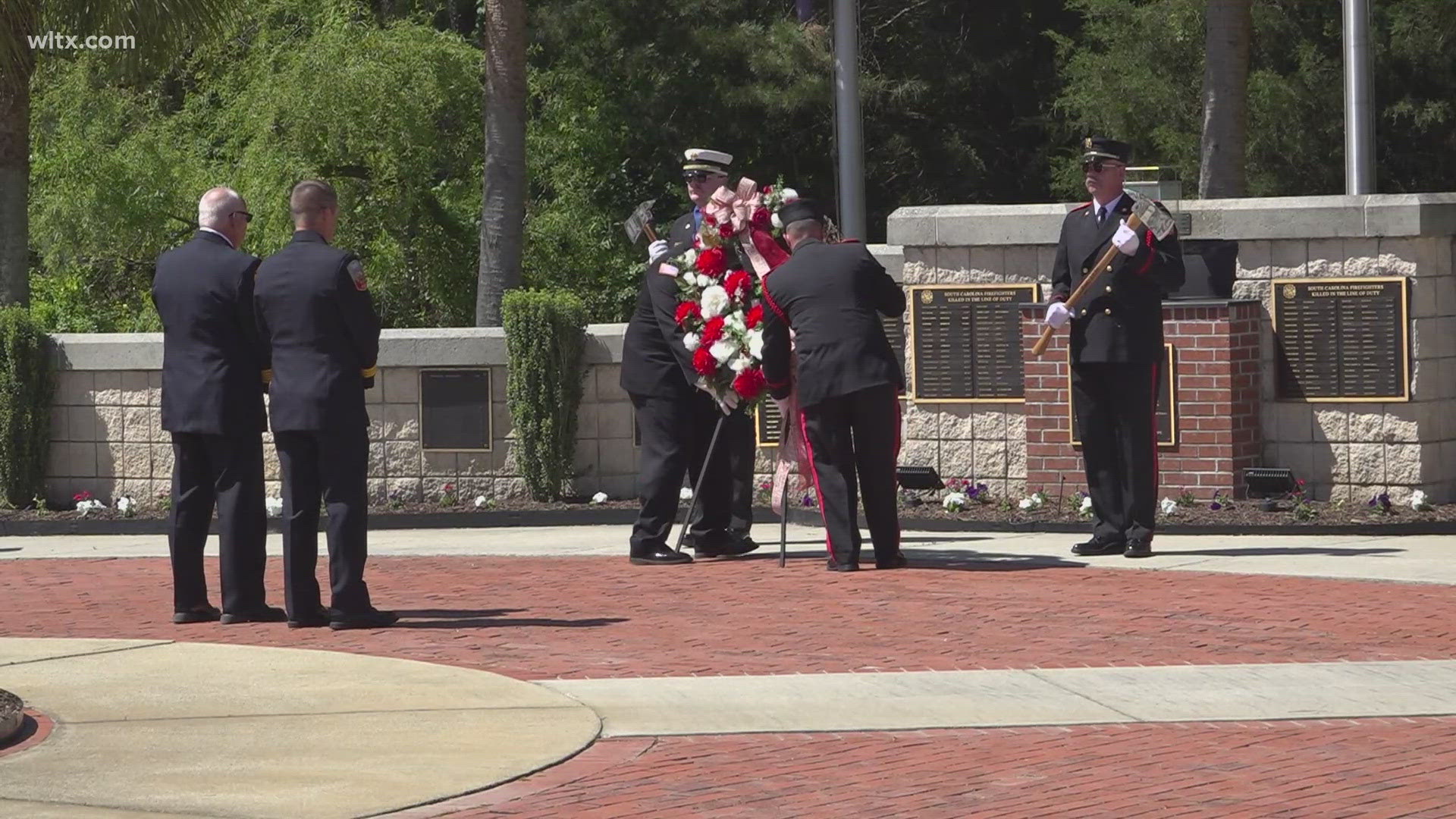 Memorial honors fallen firefighters