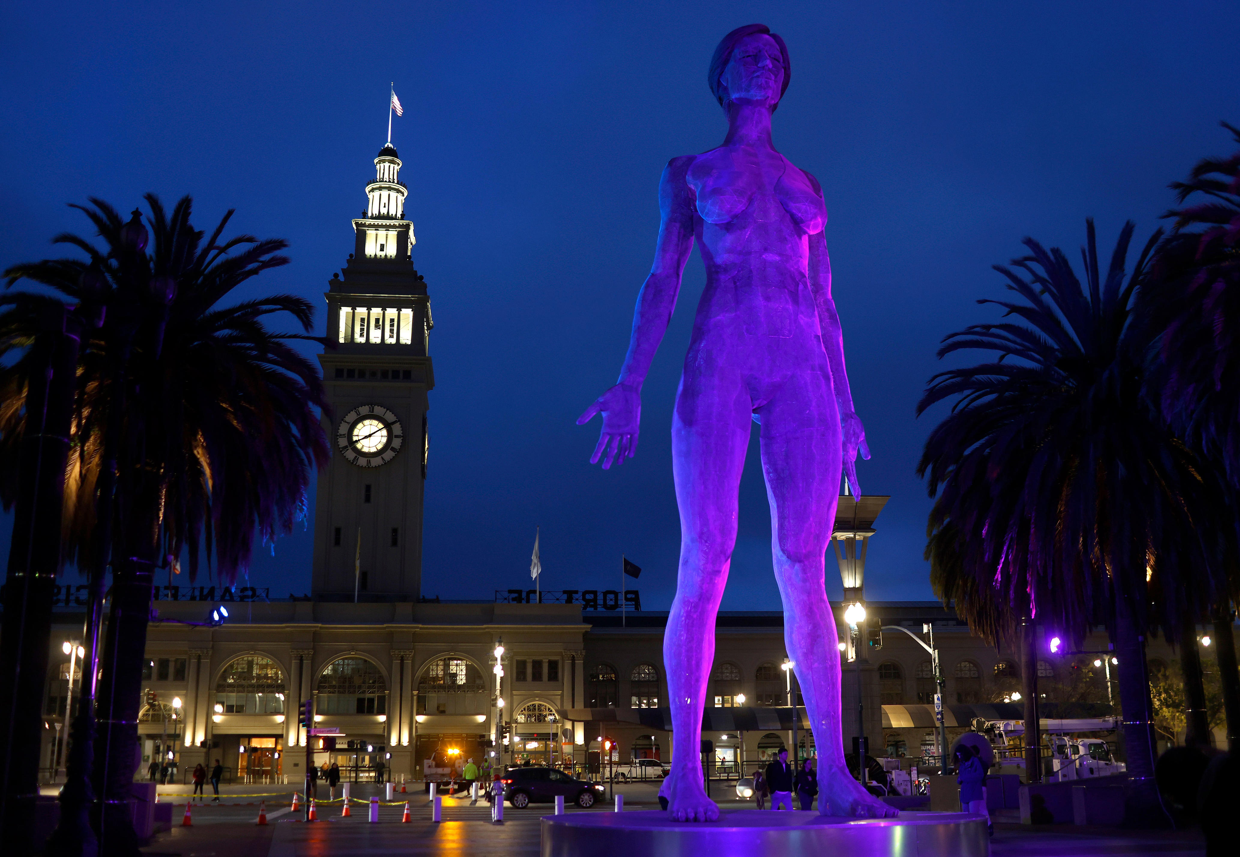 45-foot-tall sculpture turning heads in San Francisco