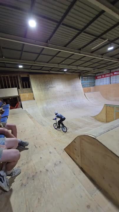 BMX Rider Performs Insane Quad Barspin