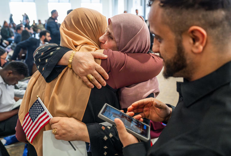 Amid immigration concerns, 25 Michiganders become US citizens in ...