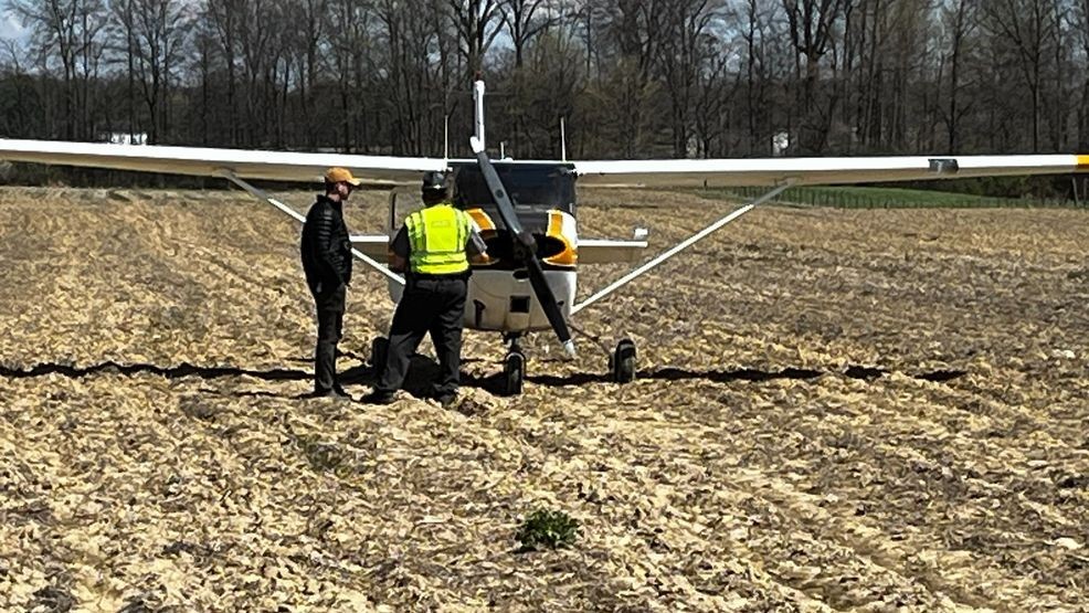 Small plane makes emergency landing near Reynoldsburg