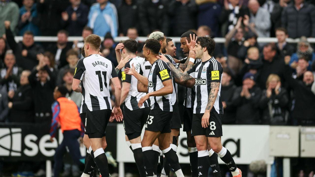 Premier League: Newcastle goleia Crystal Palace e sobe ao pódio