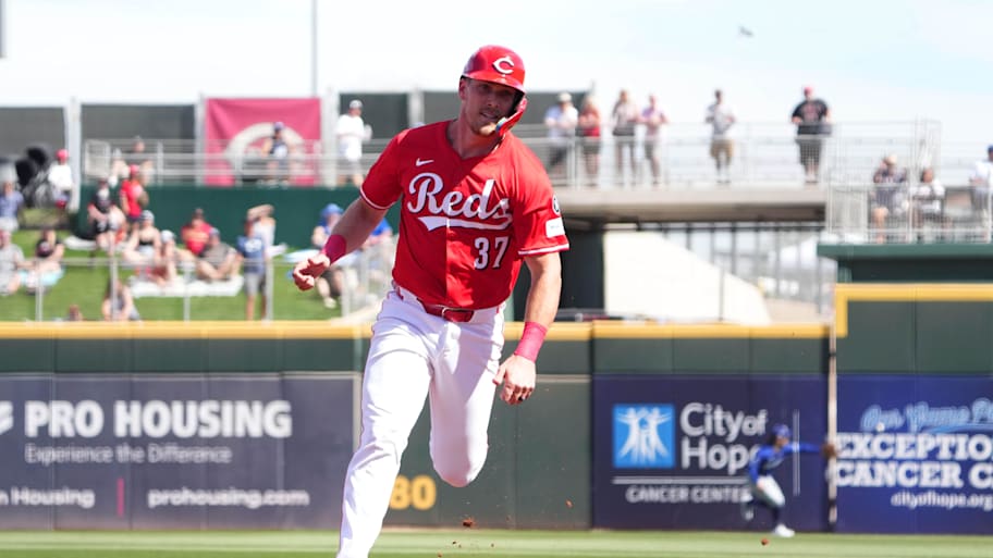 Jim Day Provides Important Injury Update on Reds Catcher Tyler Stephenson