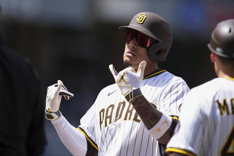 Tatis and Machado each drive in 2 runs as the Padres beat the Cubs 4-2