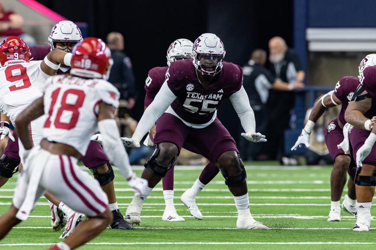 Texas A&M offensive lineman Ar'maj Reed-Adams is back smashing chairs ...