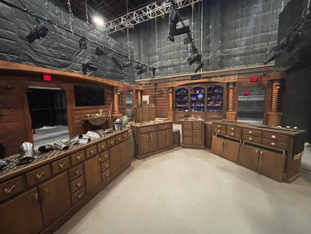 Universal Studios Hollywood offers behind-the-scenes look at Star Trek ...