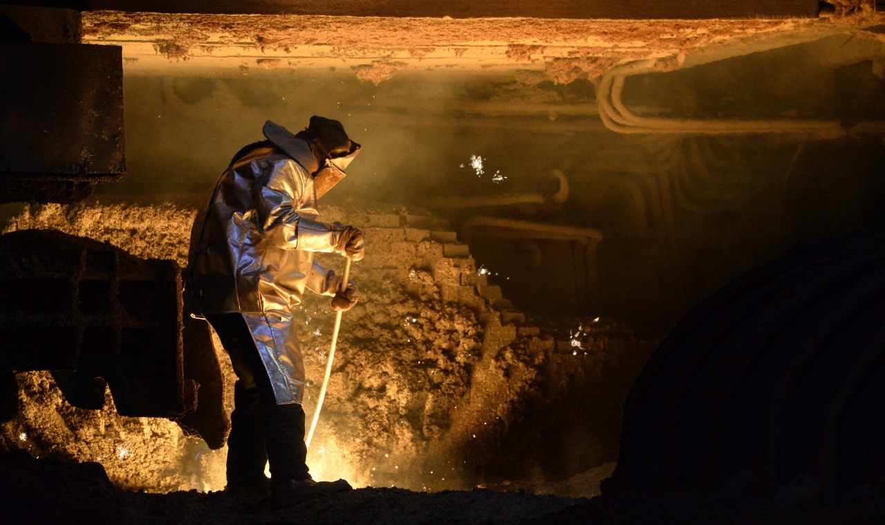 Portfolio: több mint kétezer embert rak utcára a Dunaferr