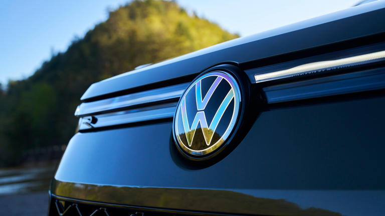 2026 Volkswagen Tiguan SEL R-Line Turbo First Look: Big Power Boost for ...